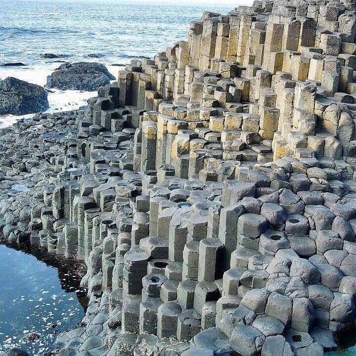The Iconic Scene of Giant’s Causeway – Gate 1 Travel Blog